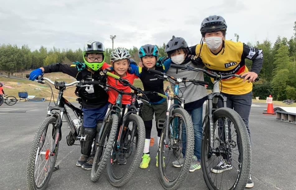 Bicycle Academy | スポーツバイシクルとストライダーユーザーのための情報サイト